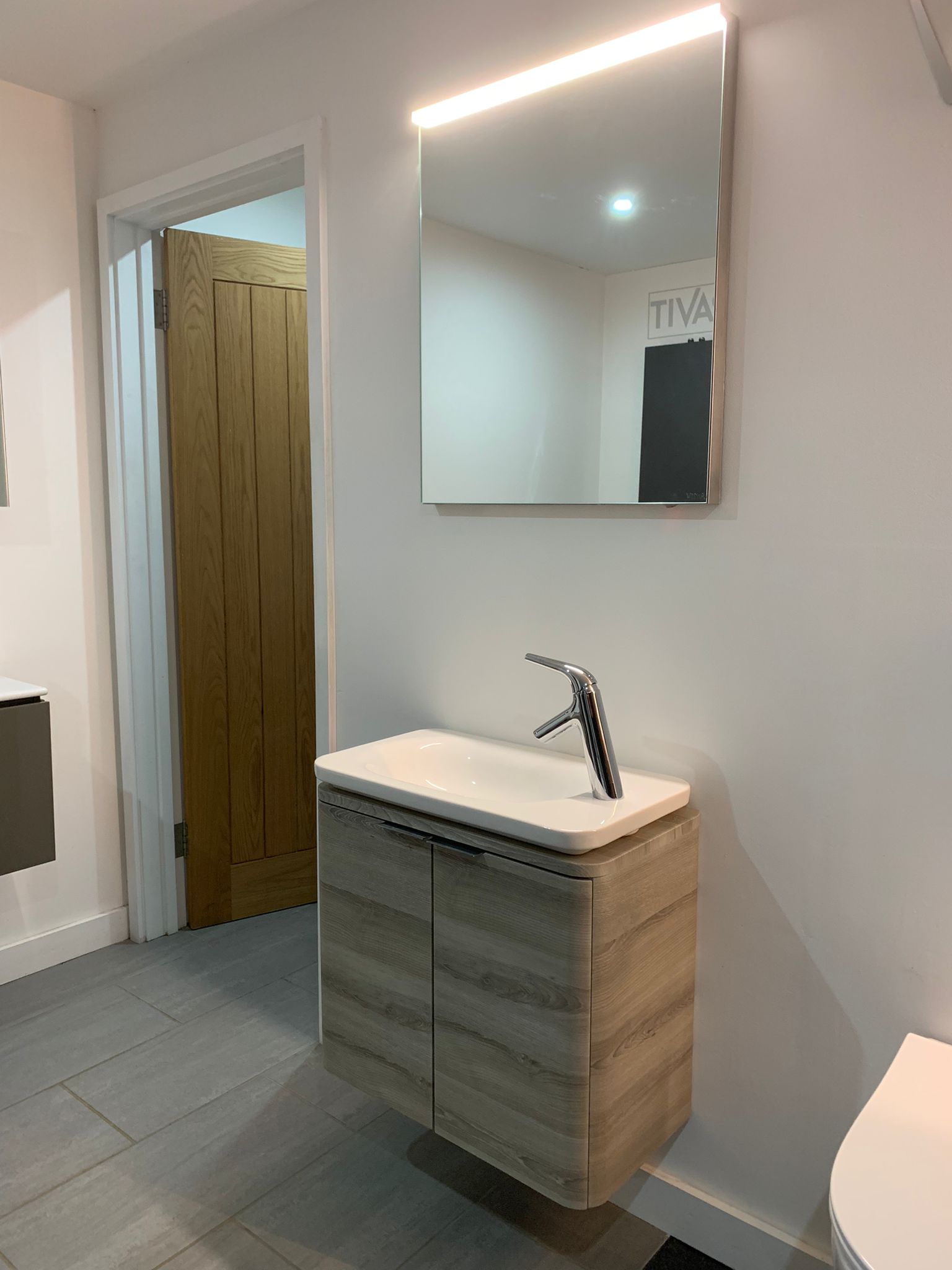 *Ex-display* VitrA Nest Trendy 60cm Cloakroom Vanity Unit & Mirror ...