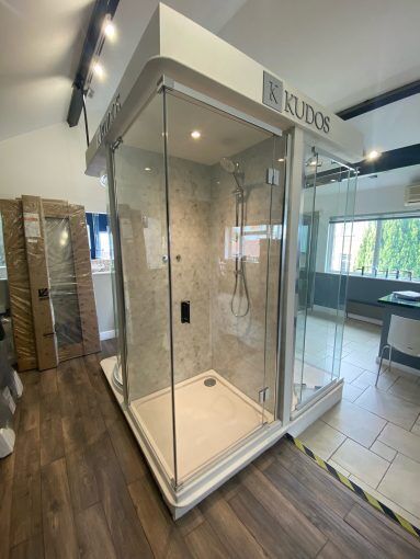 *Ex-display* Kudos Pinnacle 8 900mm Hinged Door, Side Panel & Tray ...